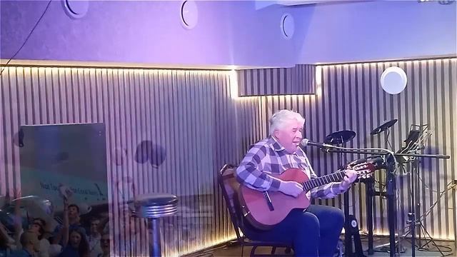 Вадим Белов. "Стоим перед воротами чистилища". Песня студентов-авиаторов. г.Москва, Гнездо глухаря.