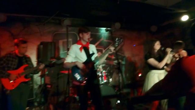 Скрипят фонари