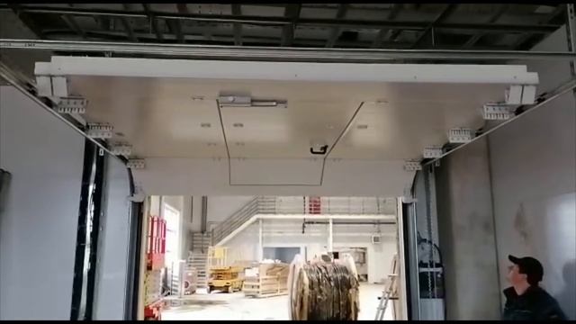 Секционные противопожарные ворота МВА огнестойкостью EI 60 на производстве