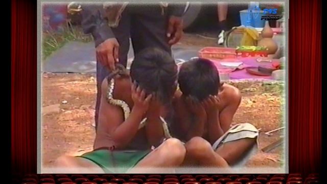 Уличные представления в Камбодже