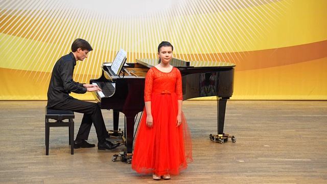 Л.В. Сечкина "Солнечный лучик для мамы моей", Ш. Лекок "Легенда о мадам Анго"