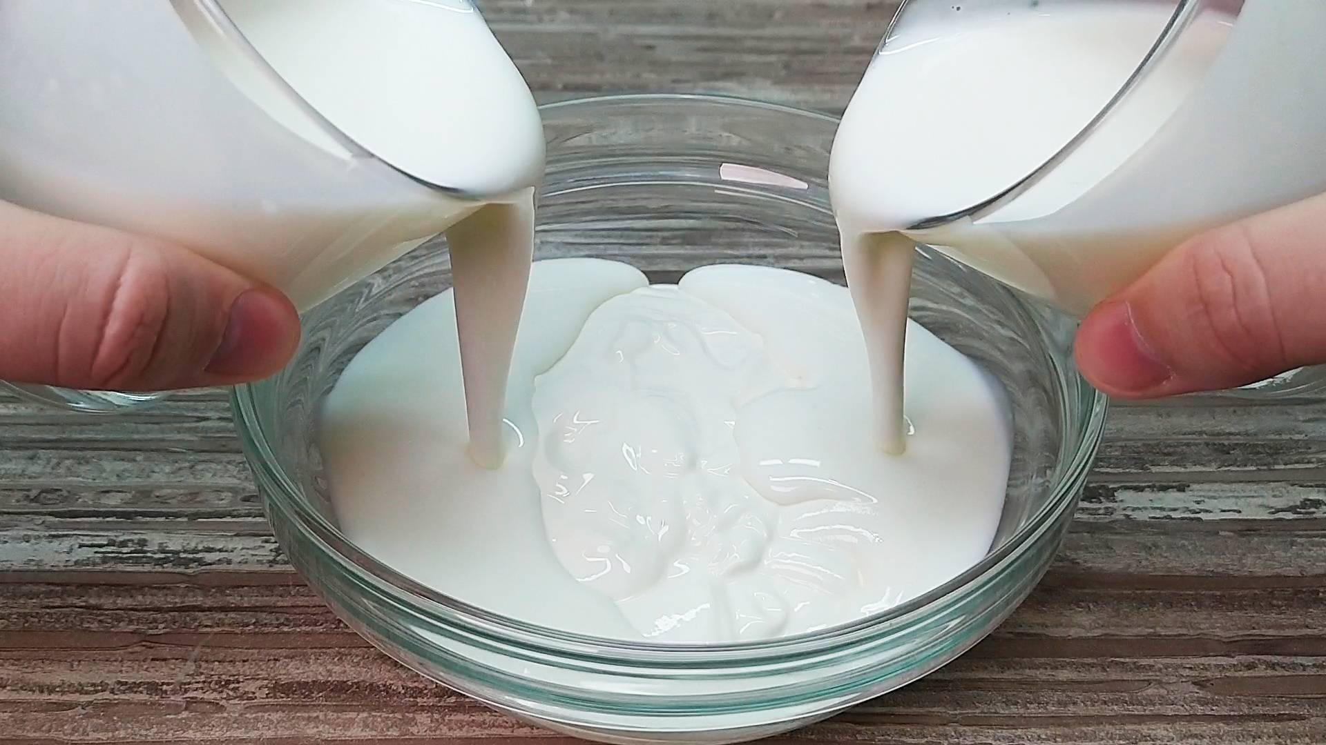 Смешивание кефира со сметаной удивит всех за 2 дня