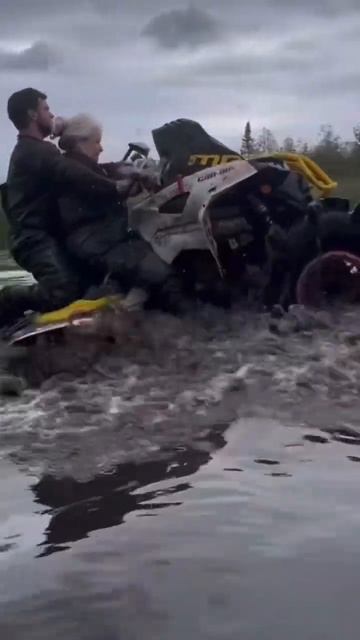 Квадр в идеале, не топился, бабушка за хлебом ездила. Наверняка видели такие объявления. Вот она