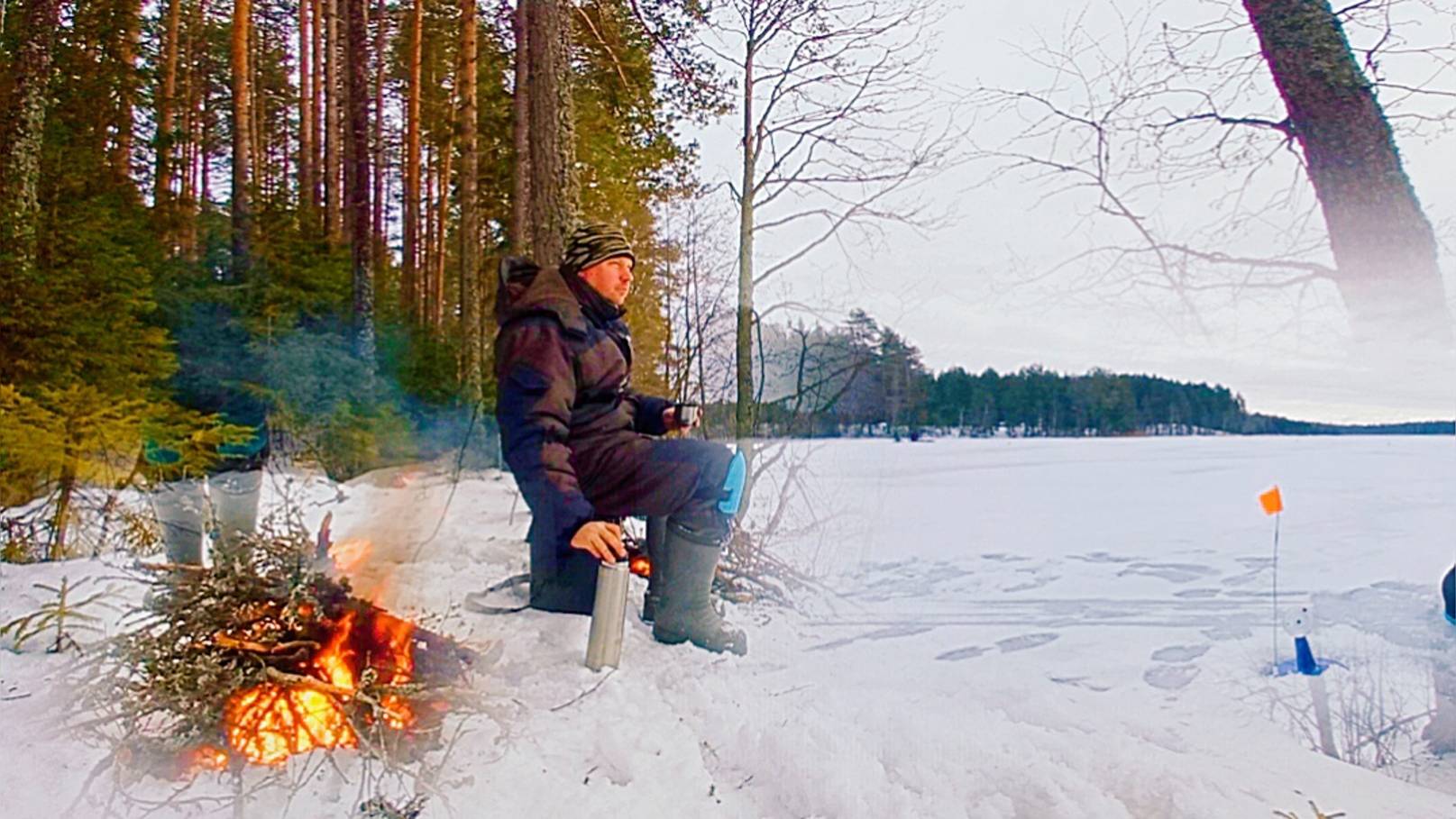 РЫБАЛКА НА ОЗЕРЕ. СТАВИМ ЖЕРЛИЦЫ,ЛОВИМ ОКУНЯ,ЖГЕМ КОСТЕР.