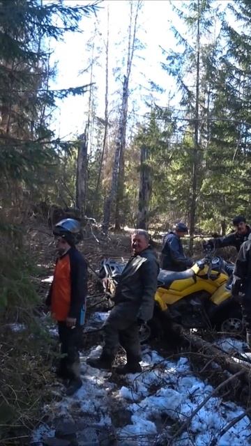 А чего ему будет, это ж брп?! Квадроцикл brp на боку.