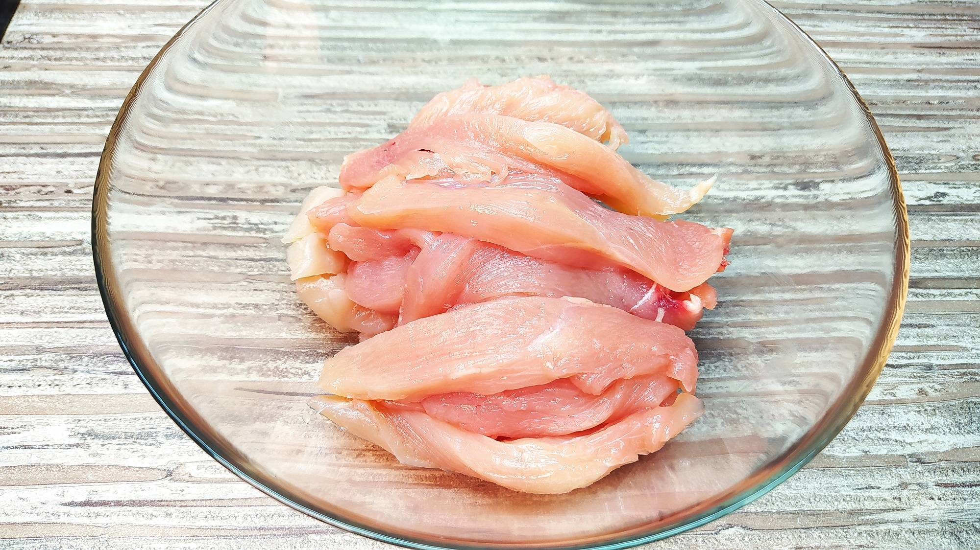 Зачем я нарезал филе полосками смотрите в этом видео. Это очень вкусно