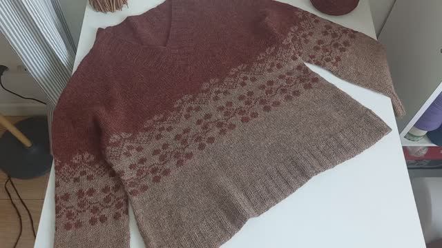 Жаккардовый джемпер готов!