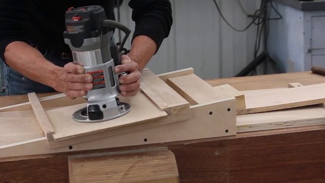 Сезон 2. Серия 20: Приспособление для заусовки досок. Обшивка. Часть 4