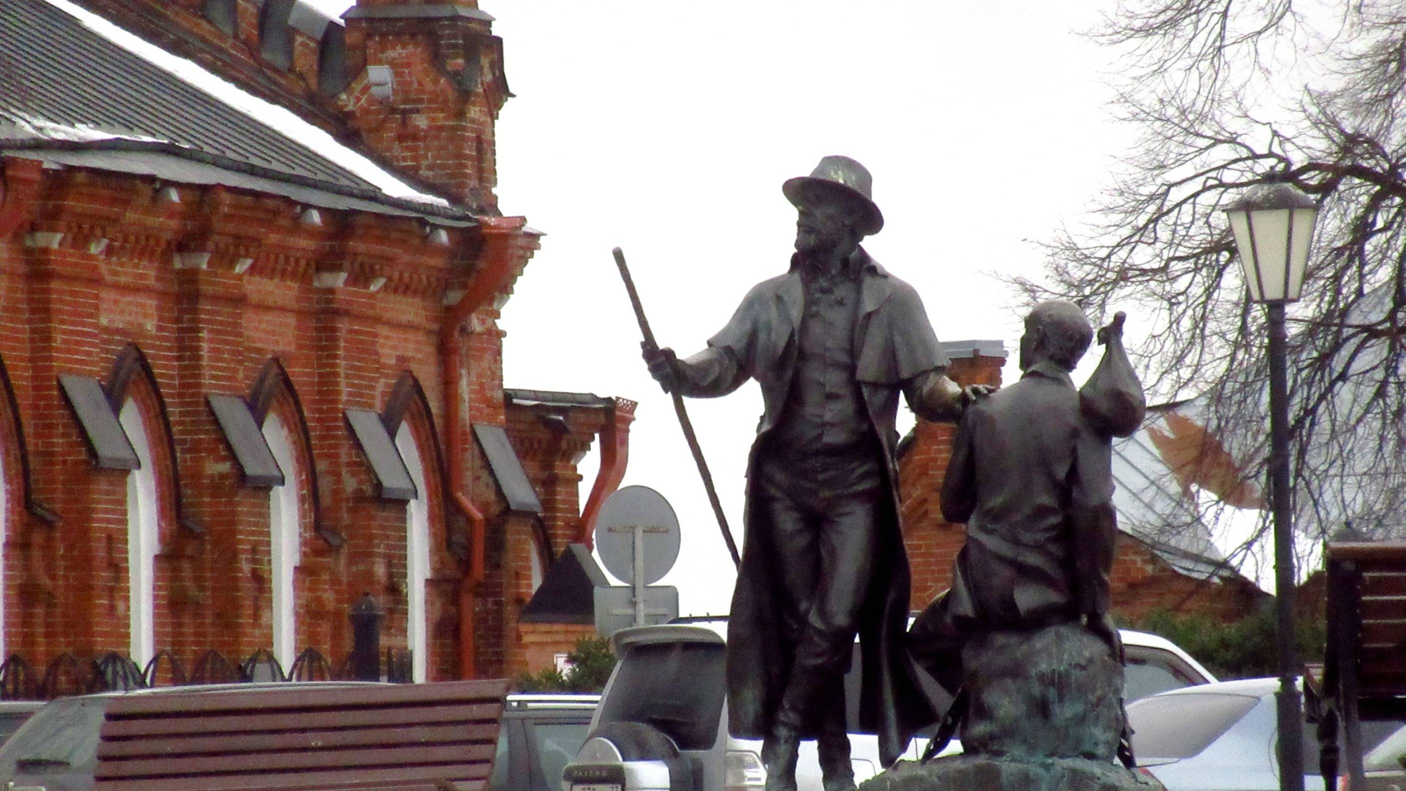"МЕЖДУ ТЕМ, В ДРЕВНЕМ ГОРОДЕ"... (Фото Юрия СИЗОВА (Владимир), музыка - SCHILLER)
