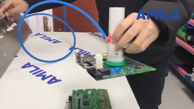 Составные композитные вакуумные присоски MD-CUP для захвата интегральной платы