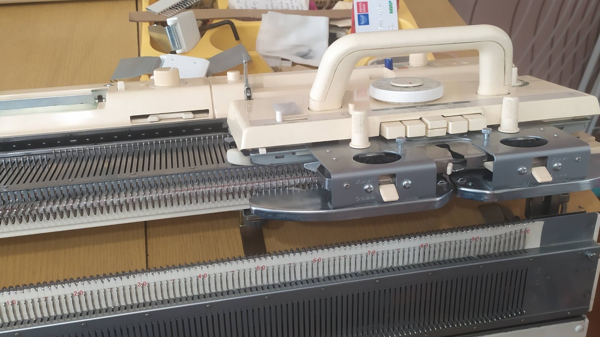 С ВЯЗАЛЬНОЙ МАШИНОЙ ПО ЖИЗНИ.