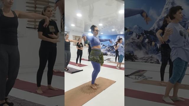 Belly dance. Медленные волны