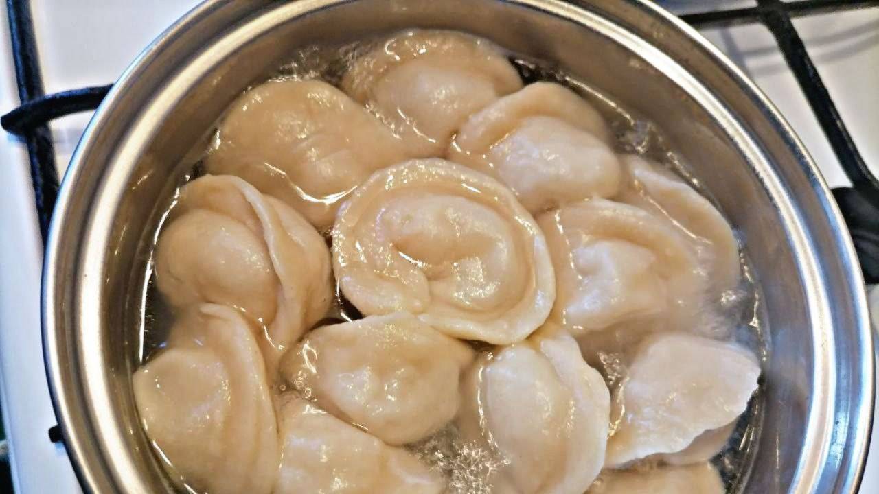 Тесто для пельмешек. @  Легко работать.