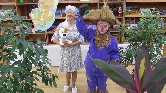 Читаем с детьми в библиотеке Дальнереченска книгу А. Волкова Волшебник изумрудного города