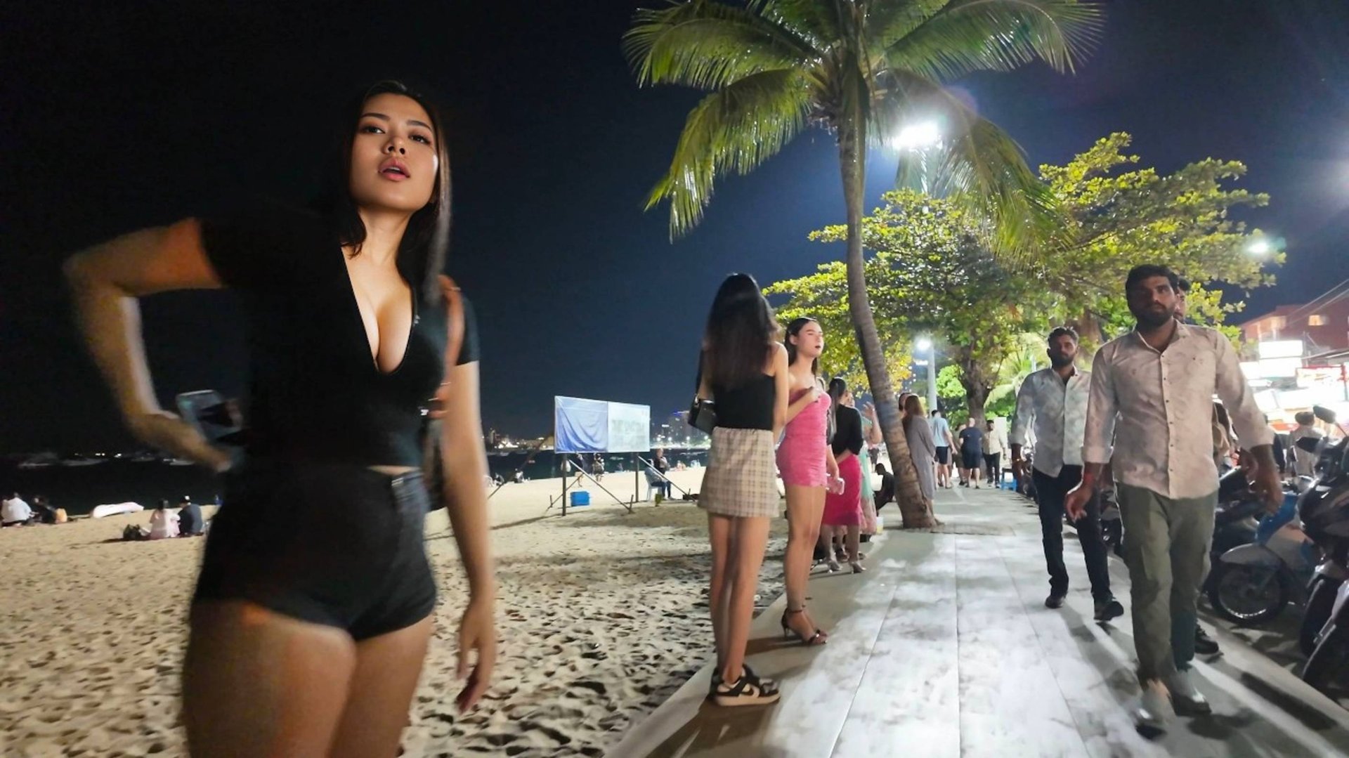 2025. Ночные бабочки выходят на охоту Паттайя Таиланд