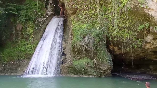 Что посмотреть в Абхазии – Гупский водопад