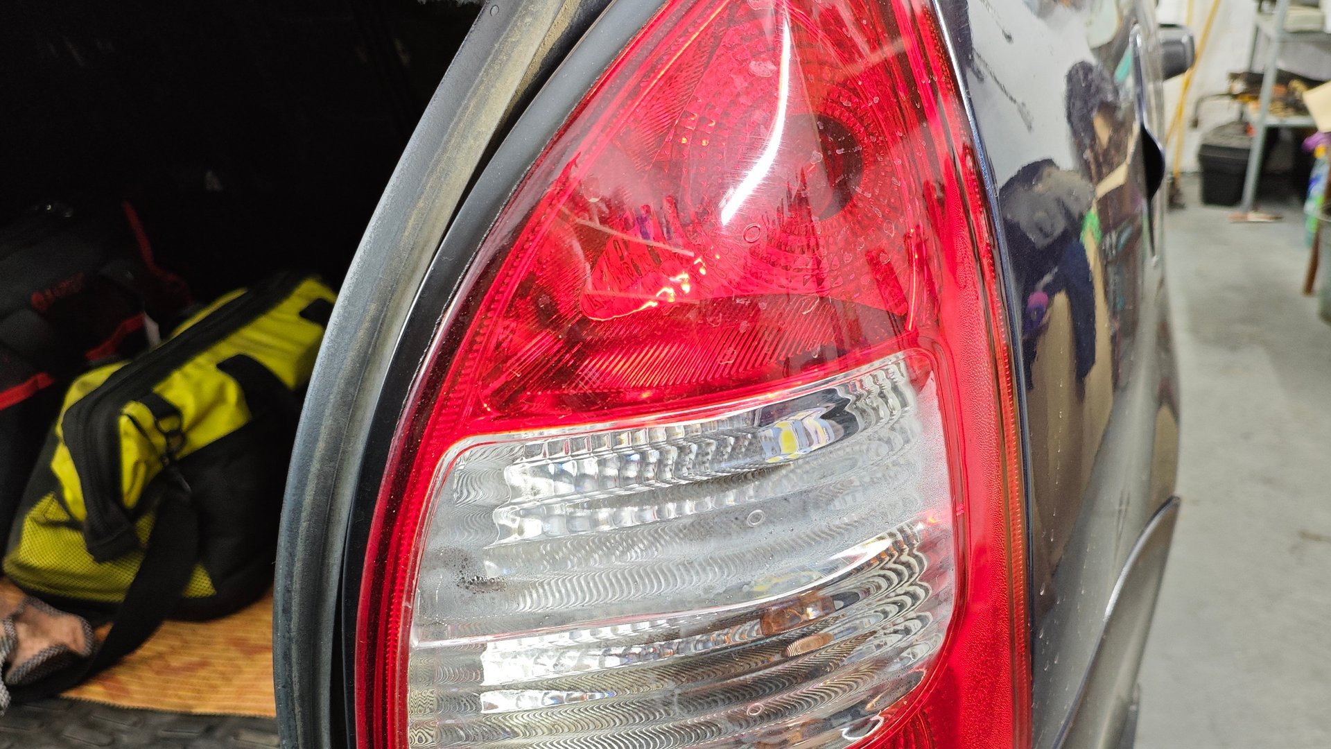 Как снять задний фонарь на калине /как поменять лампочку в заднем фонаре /какие лампочки стоят .