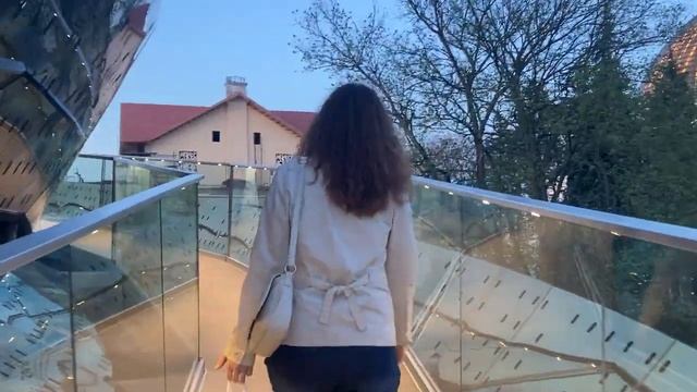 Весенняя Москва: колесо обозрения и фонтаны на ВДНХ