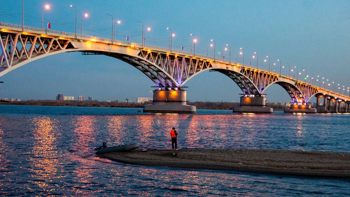 Вечерний и ночной Саратов.