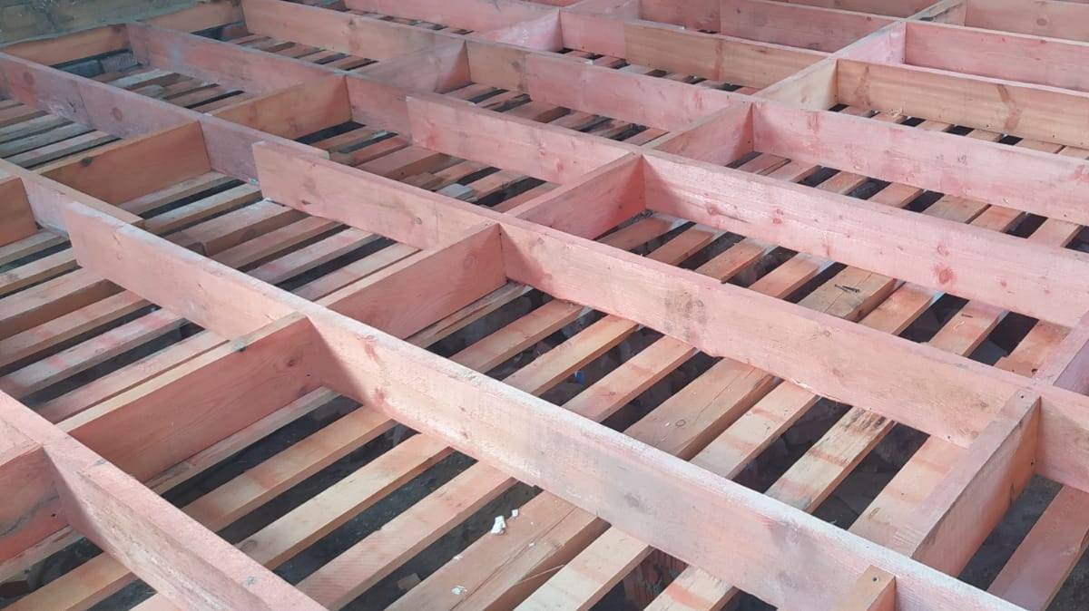 Реконструкция пола в деревянном доме в Кратово