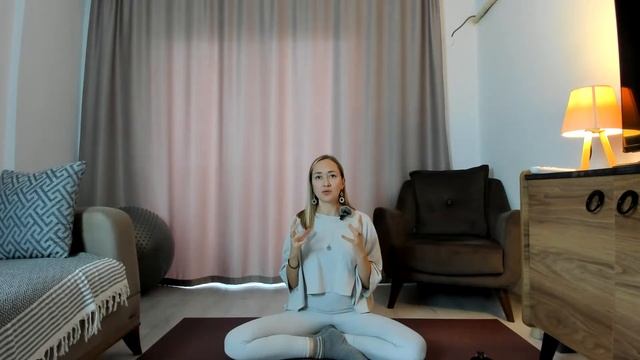 Брамари пранаяма  | Эмоциональный баланс: дыхательные техники от стресса и тревоги