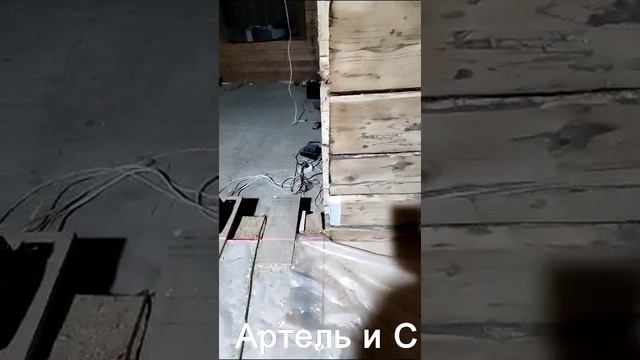 9. Обзор дверного проема в деревянной стене