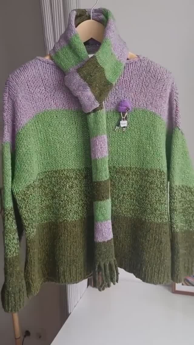 Джемпер и шарф в полоску спицами и на ЛК 150.