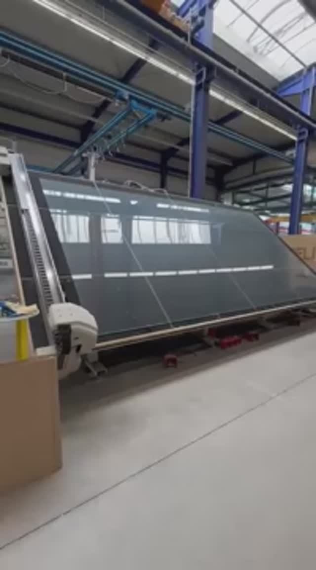Полный цикл загрузки и раскроя стекла формата Jumbo на столе с ЧПУ Intermac Genius 61CT
