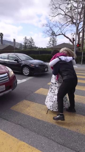 Опасный танец на улице!