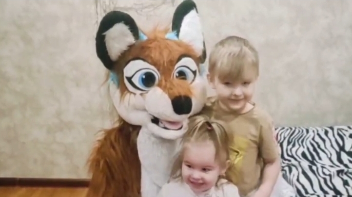 К нам пришла в гости Фурри , изучать животных