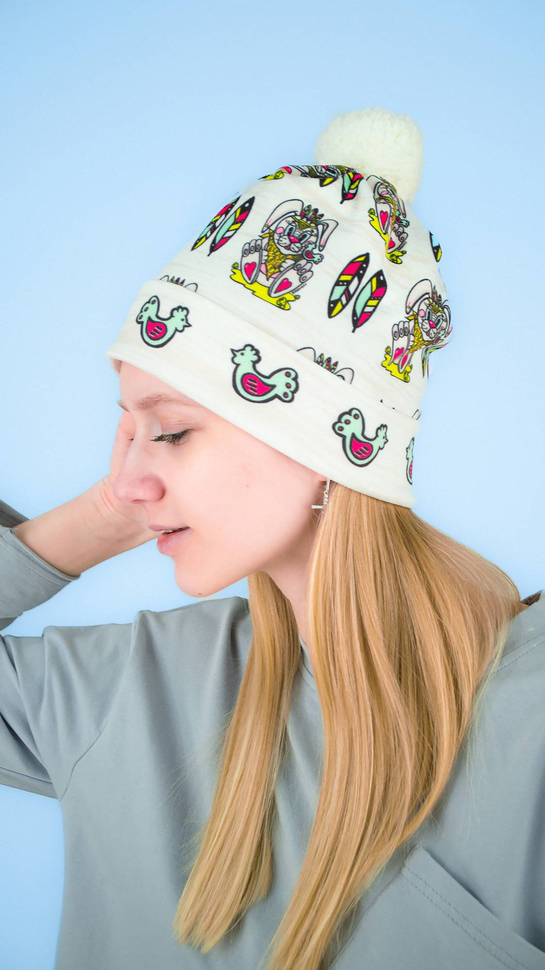 Шапка с помпоном ЗАЯ УЗОР (белая)