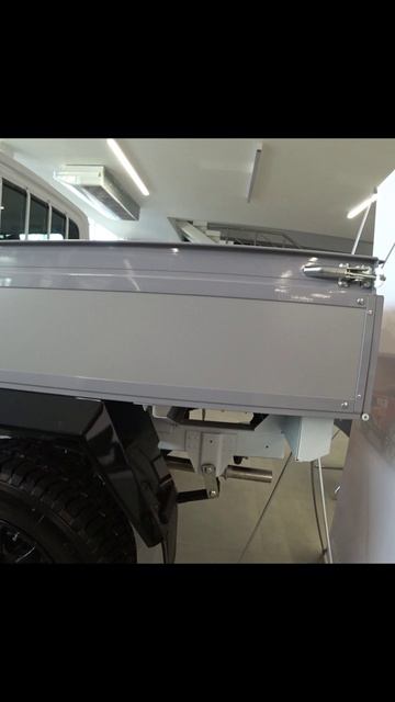 NIVA BRONTO white short обзор