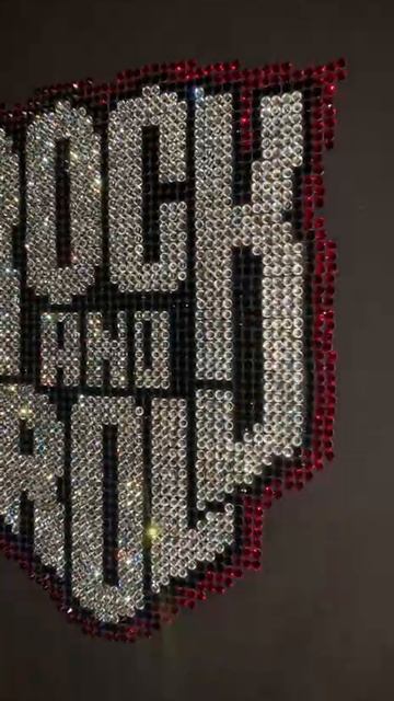 Работы учениц курса "Надписи и трафареты"