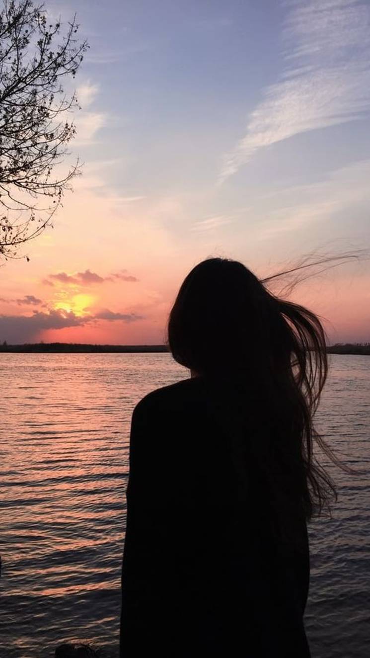 КОНСТАНТИН БАЛЬМОНТ "ТЫ ШЕЛЕСТ НЕЖНОГО ЛИСТКА.."