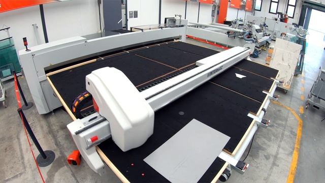 Сканирование шаблона и автоматический раскрой керамики толщиной 6 мм на столе Intermac Genius RS-A