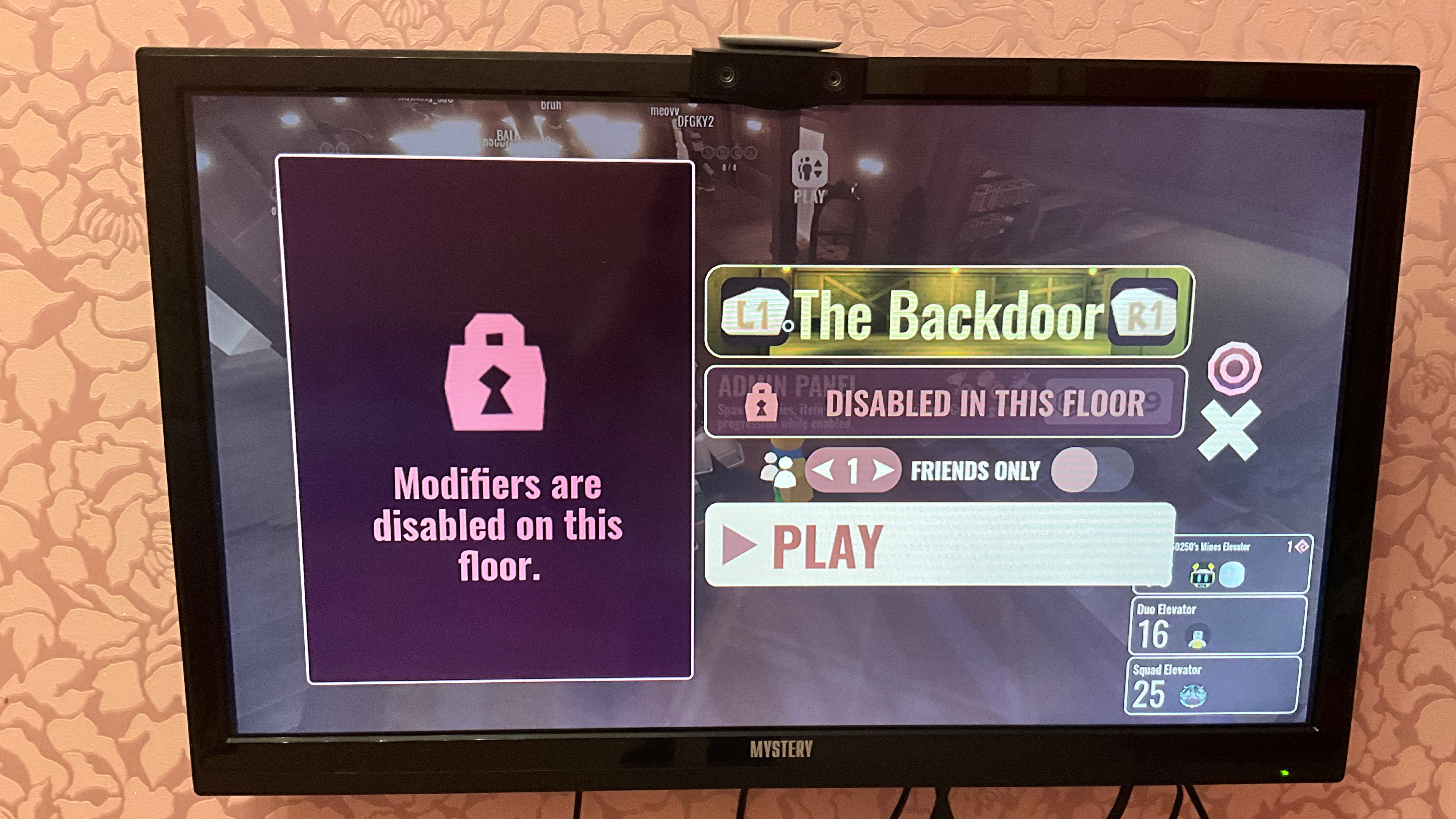 Демон хаск в отеле а не в бекдоре? Roblox doors