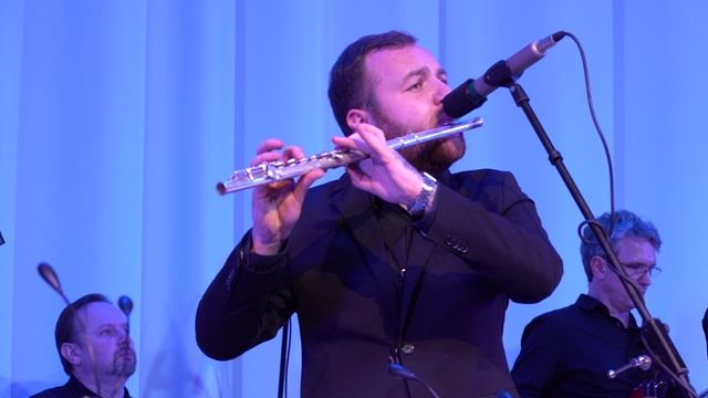 Выступление джаз ансамбля "Академик Бэнд". Композиция Эдди Дэниелса