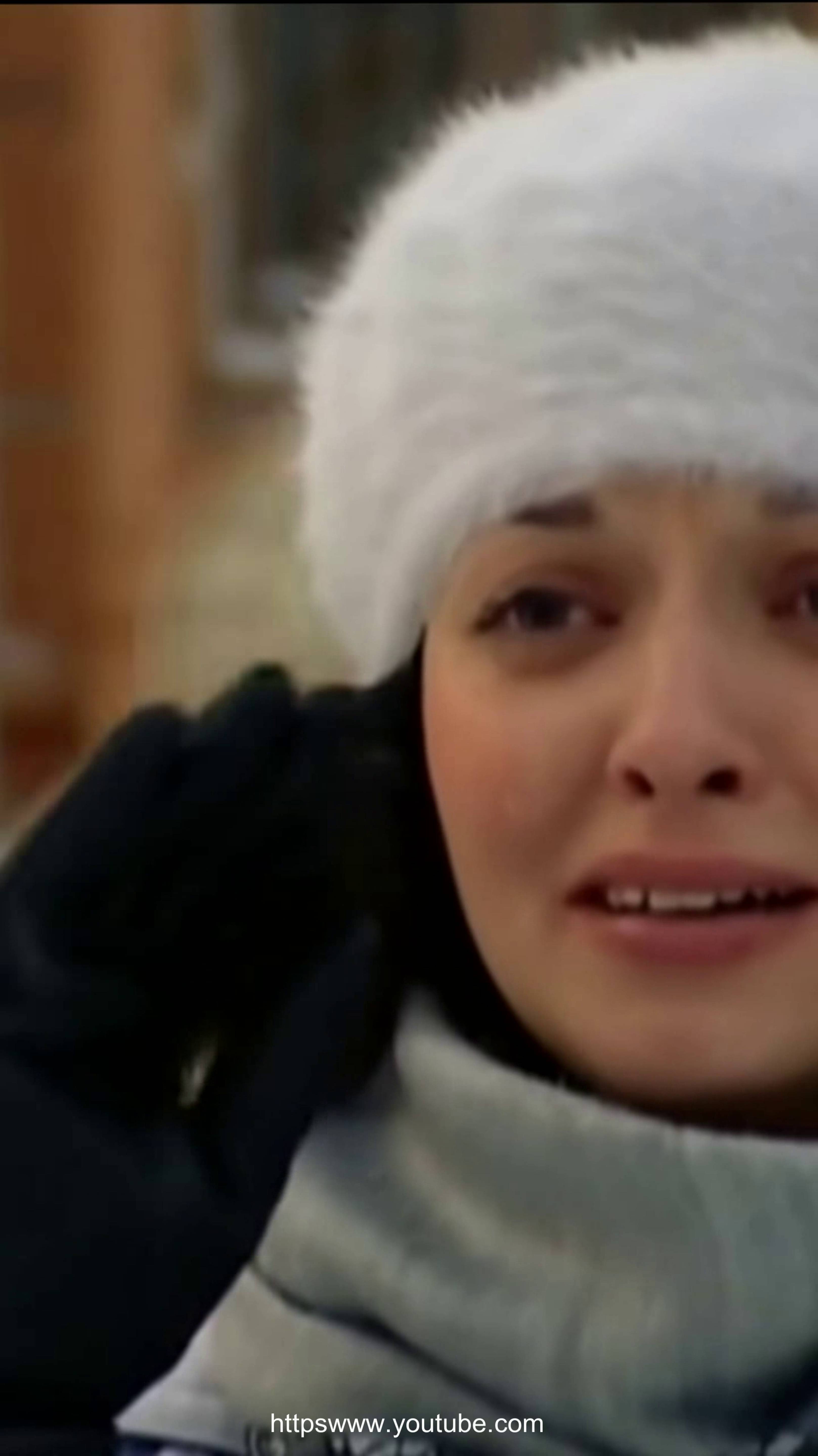 автор М. Куст ушел из жизни а песня начинает жить Падал белый снег Shorts