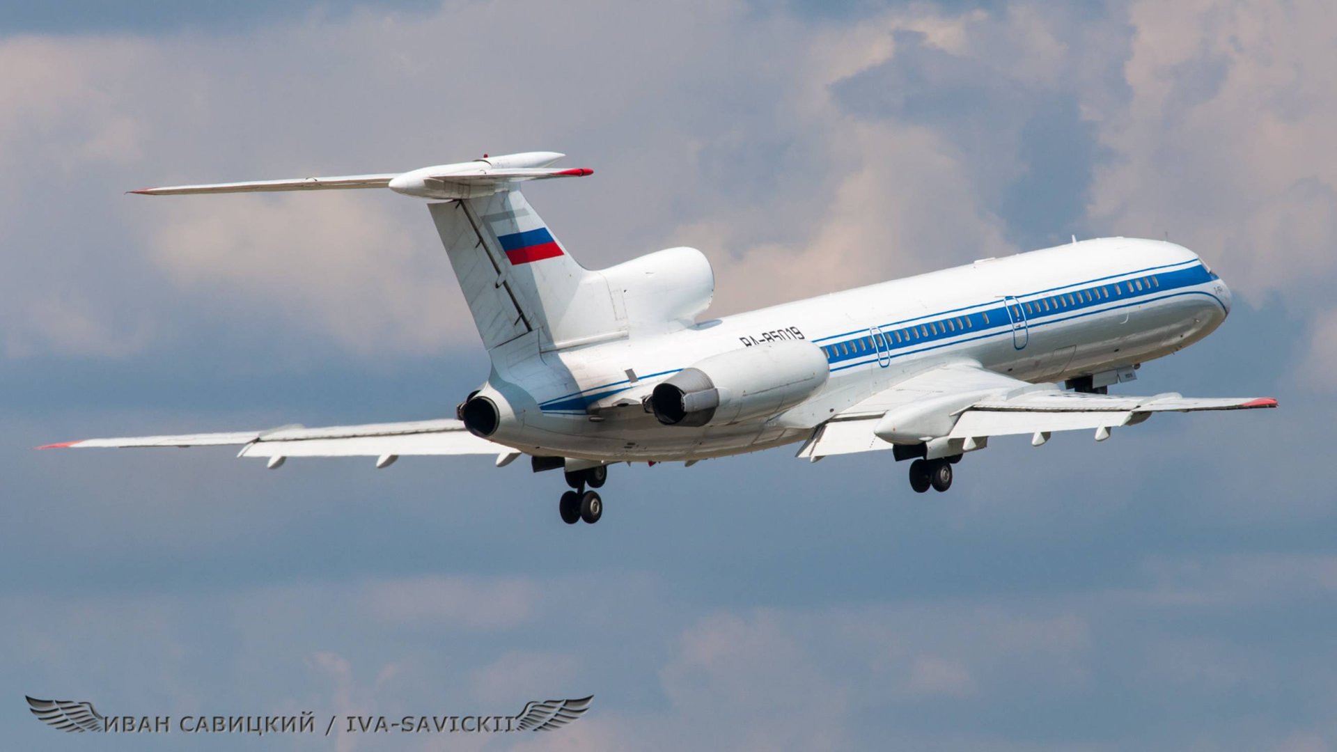 Легендарный авиалайнер Ту-154Б2 уходит в небо