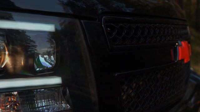 Chevrolet Tahoe красивое видео тачка девушка лес