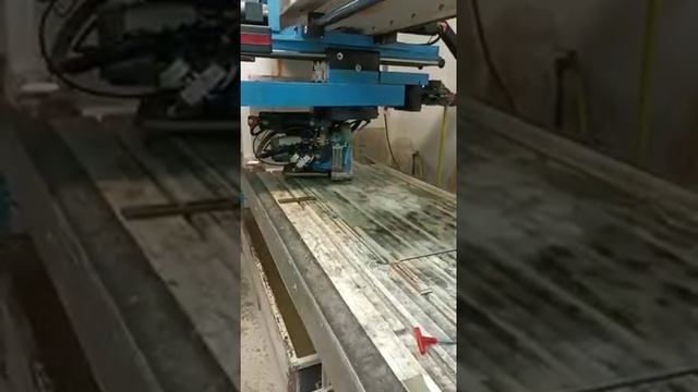 Гравировальный центр с ЧПУ Intermac Masterglass, год выпуска 1989. Всё ещё работает!