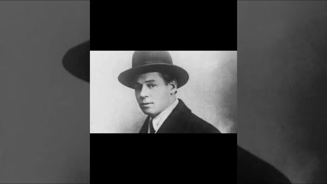 Есенин С - Вечер черные брови насупил