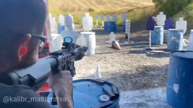 🎯 Нил Браун мл.: мастер тренировок с оружием