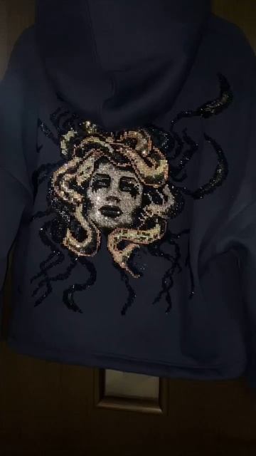 Работы учениц курса "Надписи и трафареты"