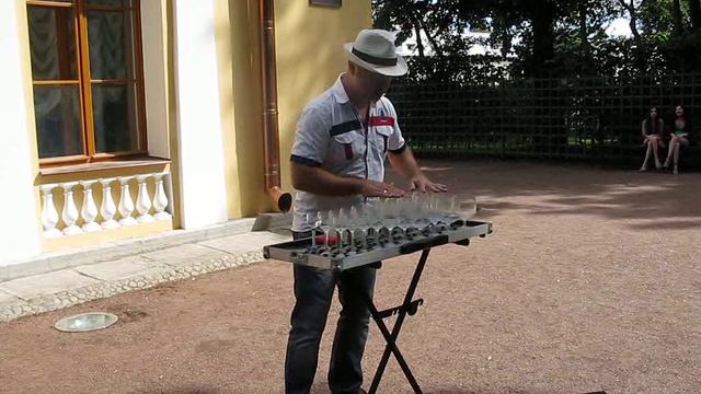 Бокалы как музыкальный инструмент