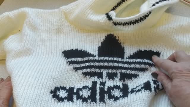 КОФТА С КАПЮШОНОМ АДИДАС. ВЯЗАНИЕ НА МАШИНЕ.