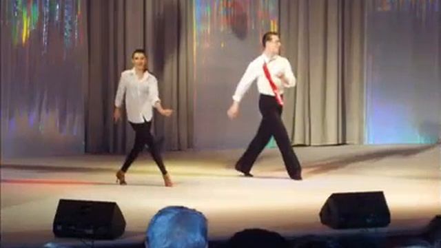 На сцене ДЕТИ, их ТАНЦЫ класс.