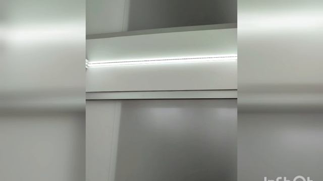 Зеркальный потолок с подсветкой