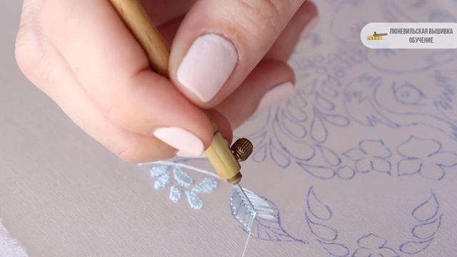 Вышиваю мишку люневильским крючком и рассказываю историю люневильской вышивки. Часть 1