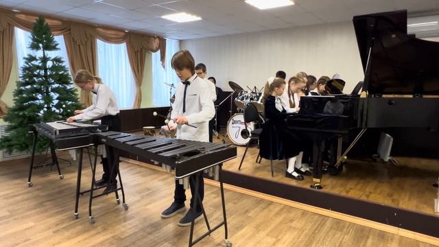 Ансамбль им. Шабашова В.П. И. Тамарин «Старинный гобелен»